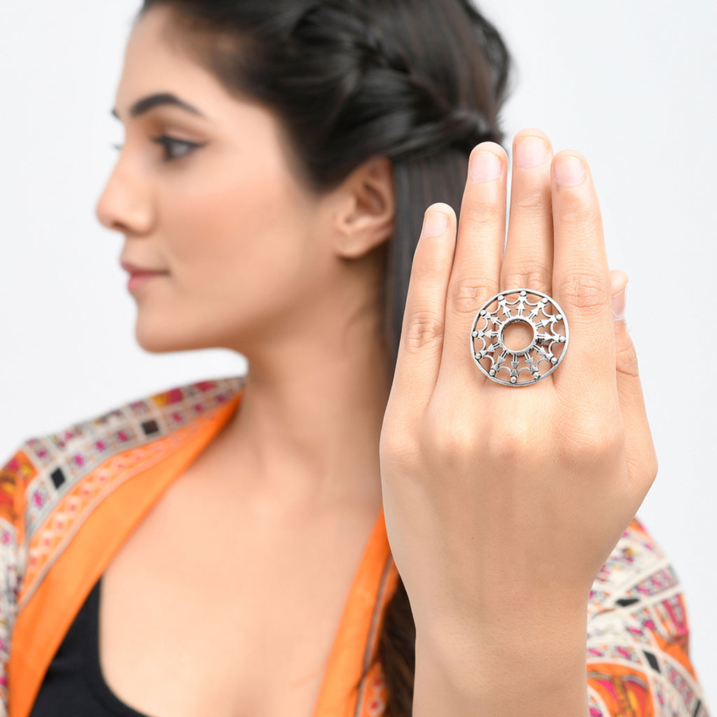 Warli Ghoomer Ring – VOYLLA