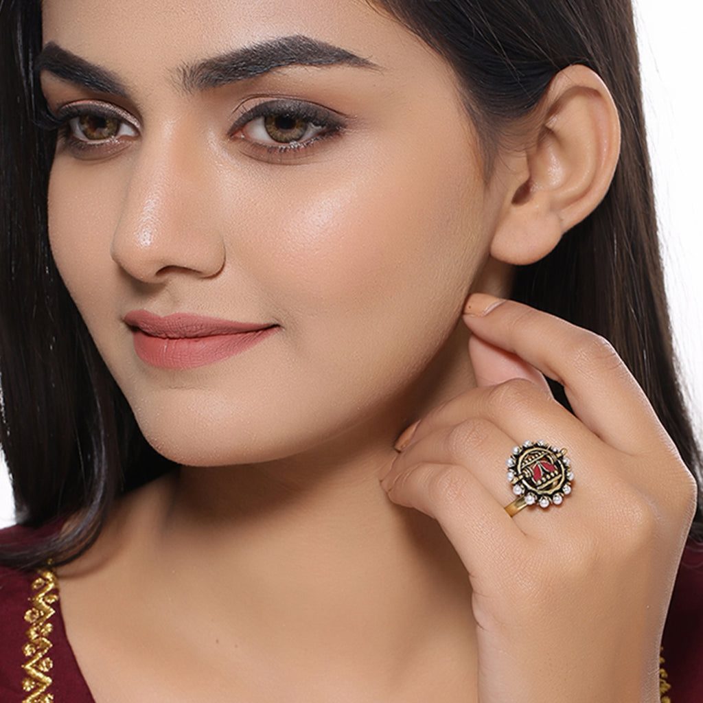 Doli Bridal Palki Motif Statement Ring – VOYLLA