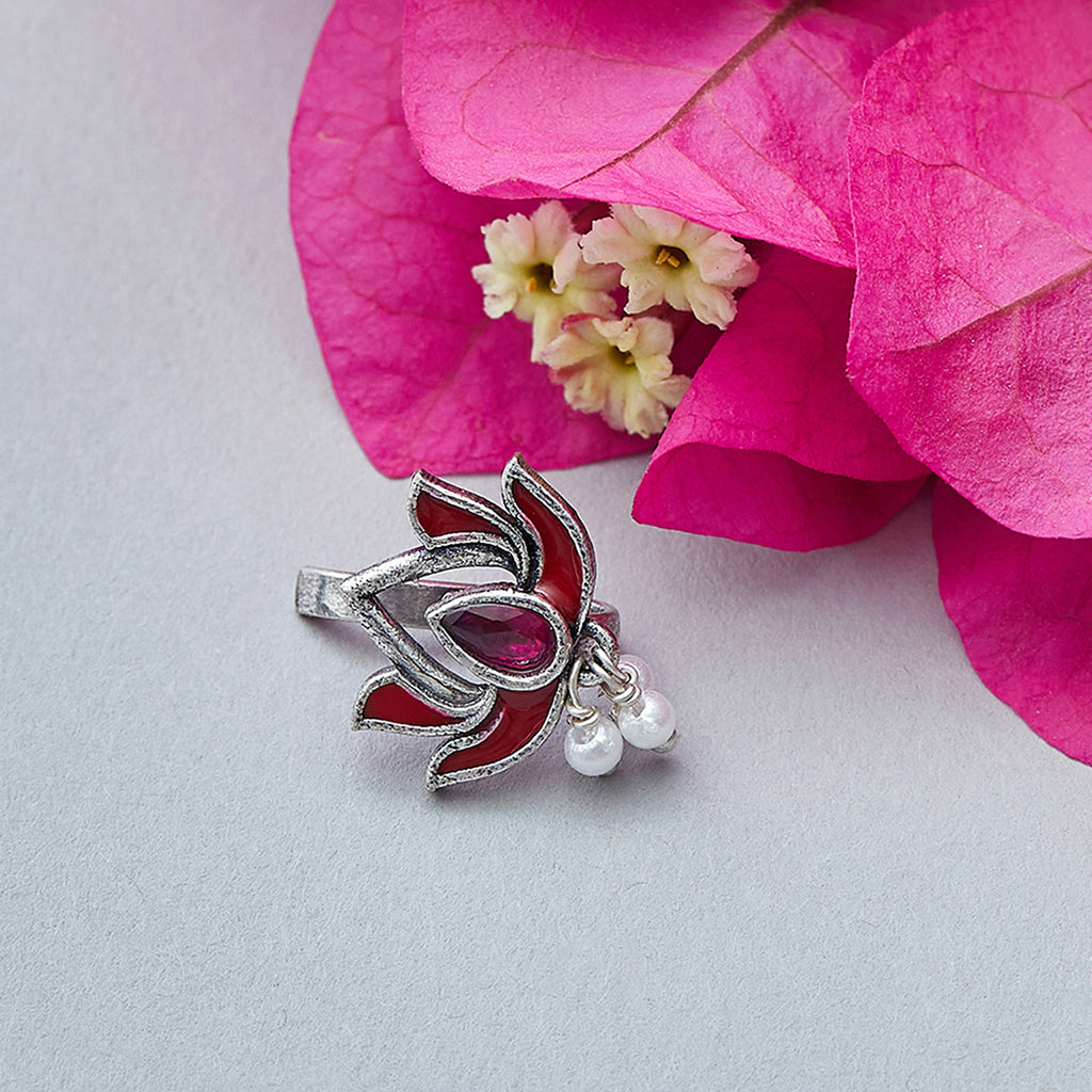 Indie Collectibles Lotus Motif Oxidised Silver Nose Pin – VOYLLA