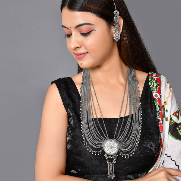 Nrityotsava Tanvi Long Necklace Set – VOYLLA